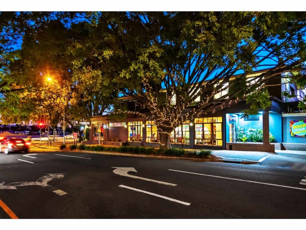 Welcome to Racecourse Road Precinct - Racecourse Road